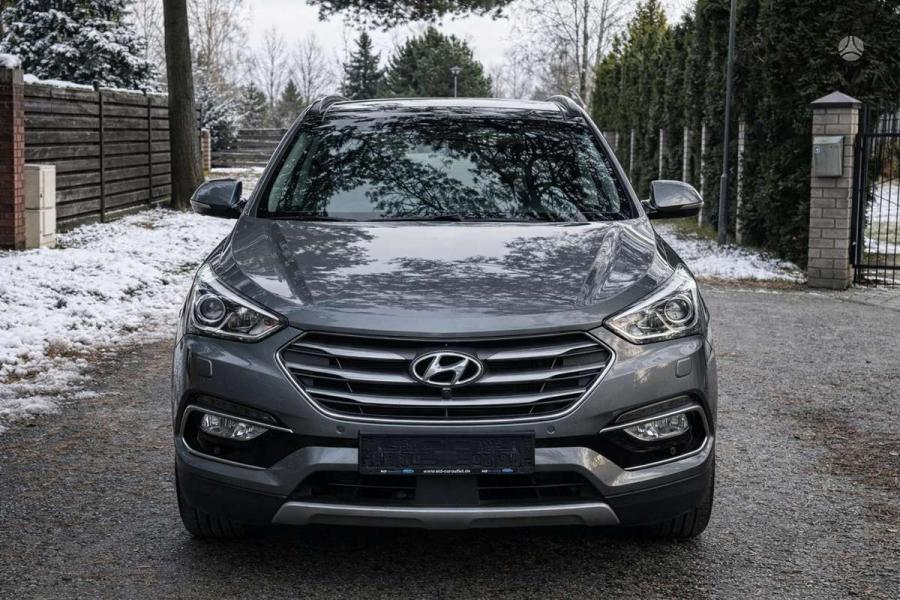 Pelēks Hyundai Santa Fe 2016 Viļņa, ar dzinēja tilpumu 2.20 L un nobraukumu 269 tūkst. km par 15500 €, foto 3 vietnē AUTOMOTO.COM.LV