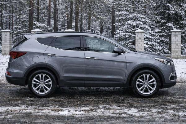 Pelēks Hyundai Santa Fe 2016 Viļņa, ar dzinēja tilpumu 2.20 L un nobraukumu 269 tūkst. km par 15500 €, foto 5 vietnē AUTOMOTO.COM.LV