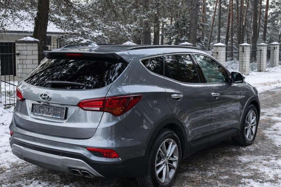 Pelēks Hyundai Santa Fe 2016 Viļņa, ar dzinēja tilpumu 2.20 L un nobraukumu 269 tūkst. km par 15500 €, foto 6 vietnē AUTOMOTO.COM.LV