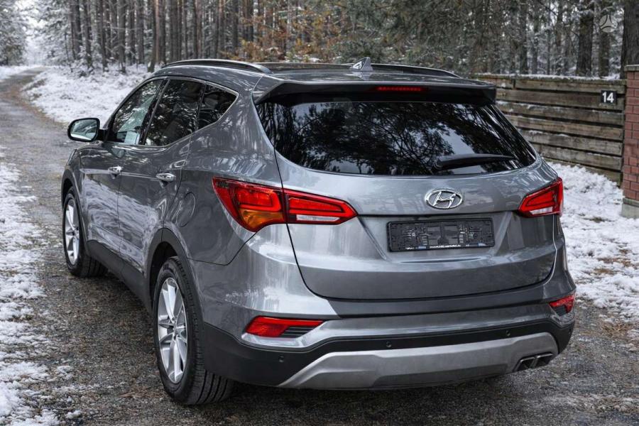 Pelēks Hyundai Santa Fe 2016 Viļņa, ar dzinēja tilpumu 2.20 L un nobraukumu 269 tūkst. km par 15500 €, foto 8 vietnē AUTOMOTO.COM.LV