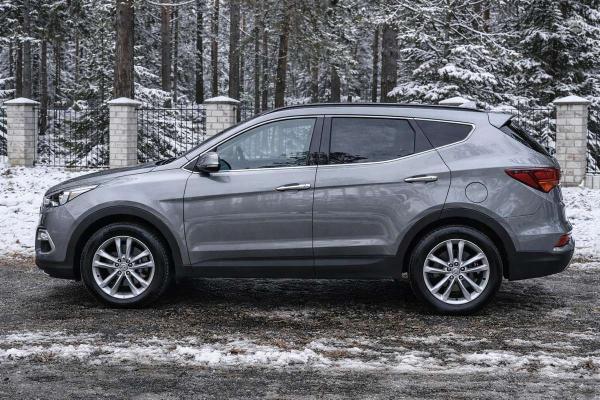 Pelēks Hyundai Santa Fe 2016 Viļņa, ar dzinēja tilpumu 2.20 L un nobraukumu 269 tūkst. km par 15500 €, foto 9 vietnē AUTOMOTO.COM.LV