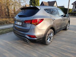 Grey Hyundai Santa Fe 2016 in Pasvalys, with an engine capacity of 2.20 L and mileage of 300 thousand km for 13200 €, photo 8 on AUTOMOTO.COM.LV