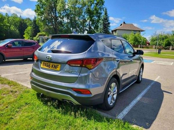 Pelēks Hyundai Santa Fe 2016 Alīta, ar dzinēja tilpumu 2.20 L un nobraukumu 108 tūkst. km par 6200 €, foto 3 vietnē AUTOMOTO.COM.LV