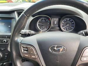 Pelēks Hyundai Santa Fe 2016 Alīta, ar dzinēja tilpumu 2.20 L un nobraukumu 108 tūkst. km par 6200 €, foto 6 vietnē AUTOMOTO.COM.LV