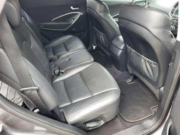 Grey Hyundai Santa Fe 2016 in Alytus, with an engine capacity of 2.20 L and mileage of 108 thousand km for 6200 €, photo 6 on AUTOMOTO.COM.LV