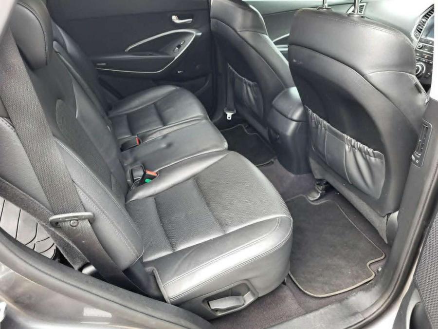 Pelēks Hyundai Santa Fe 2016 Alīta, ar dzinēja tilpumu 2.20 L un nobraukumu 108 tūkst. km par 6200 €, foto 7 vietnē AUTOMOTO.COM.LV