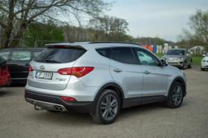 Pelēks Hyundai Santa Fe 2016 Liepāja, ar dzinēja tilpumu 2.20 L un nobraukumu 128 tūkst. km par 14950 €, foto 5 vietnē AUTOMOTO.COM.LV