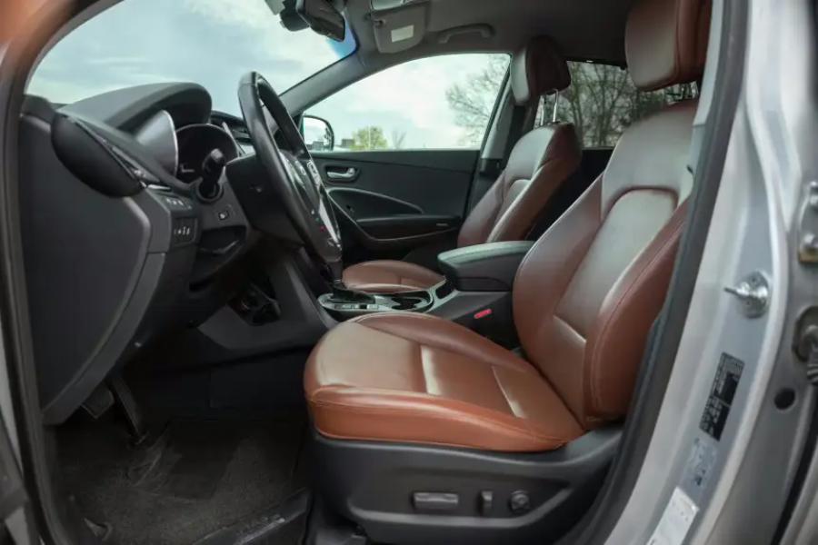 Pelēks Hyundai Santa Fe 2016 Liepāja, ar dzinēja tilpumu 2.20 L un nobraukumu 128 tūkst. km par 14950 €, foto 9 vietnē AUTOMOTO.COM.LV