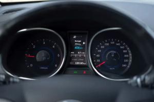 Pelēks Hyundai Santa Fe 2016 Liepāja, ar dzinēja tilpumu 2.20 L un nobraukumu 128 tūkst. km par 14950 €, foto 15 vietnē AUTOMOTO.COM.LV