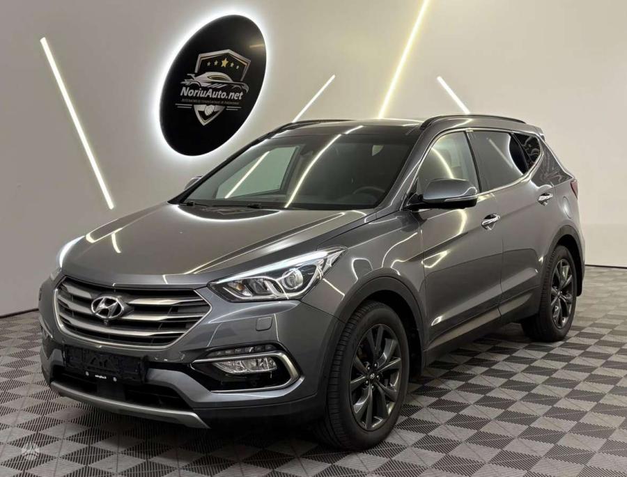 Grey Hyundai Santa Fe 2016 in Marijampole, with an engine capacity of 2.20 L and mileage of 173 thousand km for 13999 €, photo 12 on AUTOMOTO.COM.LV