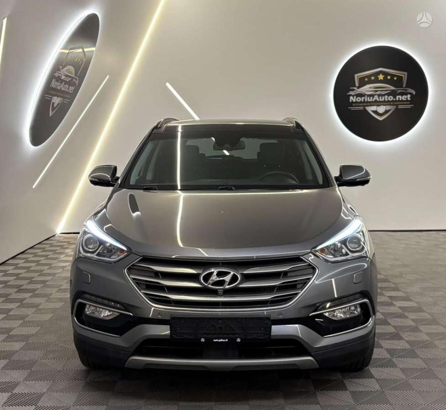 Grey Hyundai Santa Fe 2016 in Marijampole, with an engine capacity of 2.20 L and mileage of 173 thousand km for 13999 €, photo 14 on AUTOMOTO.COM.LV
