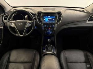 Grey Hyundai Santa Fe 2016 in Marijampole, with an engine capacity of 2.20 L and mileage of 173 thousand km for 13999 €, photo 23 on AUTOMOTO.COM.LV