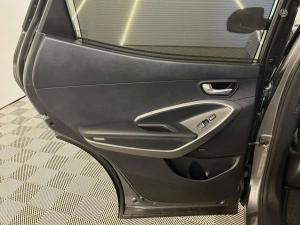 Grey Hyundai Santa Fe 2016 in Marijampole, with an engine capacity of 2.20 L and mileage of 173 thousand km for 13999 €, photo 24 on AUTOMOTO.COM.LV