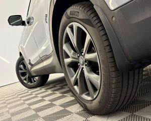 Grey Hyundai Santa Fe 2016 in Marijampole, with an engine capacity of 2.20 L and mileage of 173 thousand km for 13999 €, photo 27 on AUTOMOTO.COM.LV
