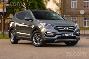 Grey Hyundai Santa Fe 2017 in Jelgava, with an engine capacity of 2.20 L and mileage of 0 thousand km for 16200 €, photo 3 on AUTOMOTO.COM.LV