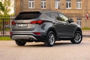 Grey Hyundai Santa Fe 2017 in Jelgava, with an engine capacity of 2.20 L and mileage of 0 thousand km for 16200 €, photo 6 on AUTOMOTO.COM.LV