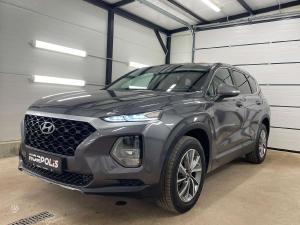 Grey Hyundai Santa Fe 2018 in Panevezys, with an engine capacity of 2.00 L and mileage of 109 thousand km for 20700 €, photo 2 on AUTOMOTO.COM.LV