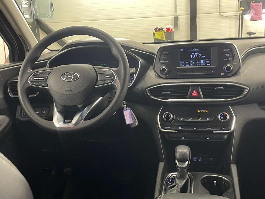 Pelēks Hyundai Santa Fe 2018 Viļņa, ar dzinēja tilpumu 2.00 L un nobraukumu 109 tūkst. km par 20700 €, foto 26 vietnē AUTOMOTO.COM.LV