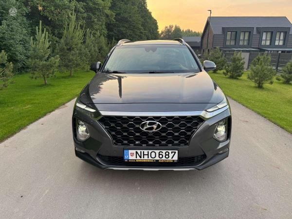 Pelēks Hyundai Santa Fe 2018 Palanga, ar dzinēja tilpumu 2.20 L un nobraukumu 133 tūkst. km par 21700 €, foto 2 vietnē AUTOMOTO.COM.LV