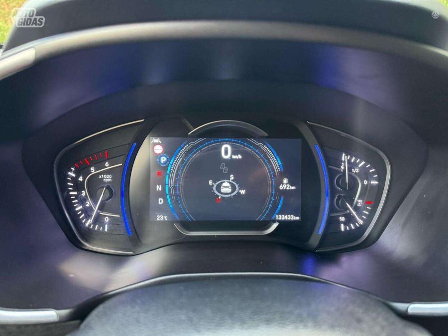 Grey Hyundai Santa Fe 2018 in Siauliai, with an engine capacity of 2.20 L and mileage of 133 thousand km for 21700 €, photo 16 on AUTOMOTO.COM.LV