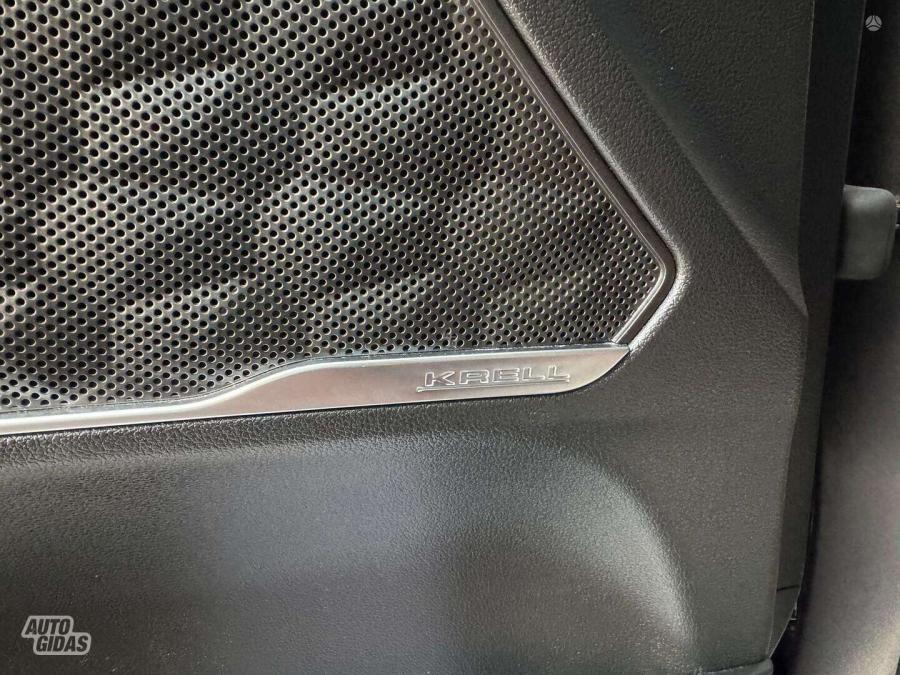 Grey Hyundai Santa Fe 2018 in Siauliai, with an engine capacity of 2.20 L and mileage of 133 thousand km for 21700 €, photo 18 on AUTOMOTO.COM.LV