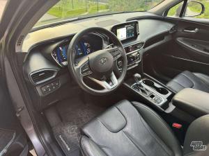 Grey Hyundai Santa Fe 2018 in Siauliai, with an engine capacity of 2.20 L and mileage of 133 thousand km for 21700 €, photo 25 on AUTOMOTO.COM.LV