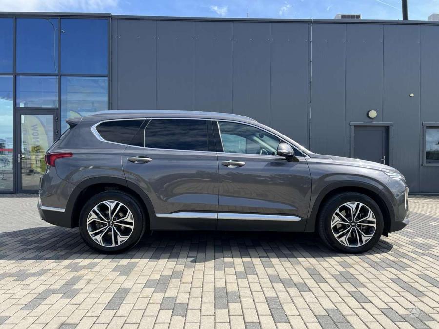 Pelēks Hyundai Santa Fe 2018 Šauļi, ar dzinēja tilpumu 2.20 L un nobraukumu 134 tūkst. km par 20800 €, foto 5 vietnē AUTOMOTO.COM.LV