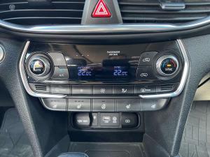 Pelēks Hyundai Santa Fe 2018 Šauļi, ar dzinēja tilpumu 2.20 L un nobraukumu 134 tūkst. km par 20800 €, foto 19 vietnē AUTOMOTO.COM.LV
