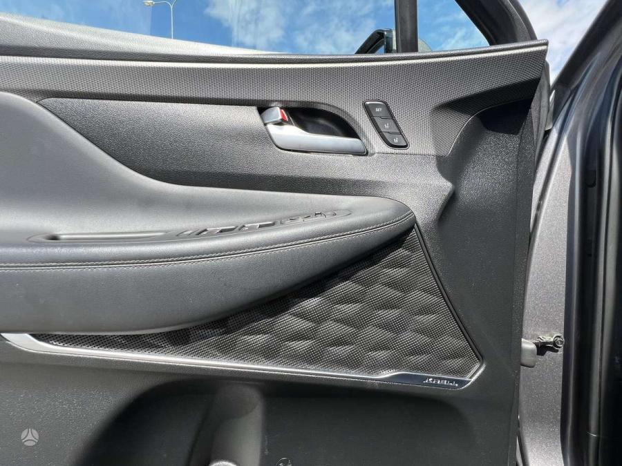 Pelēks Hyundai Santa Fe 2018 Šauļi, ar dzinēja tilpumu 2.20 L un nobraukumu 134 tūkst. km par 20800 €, foto 25 vietnē AUTOMOTO.COM.LV