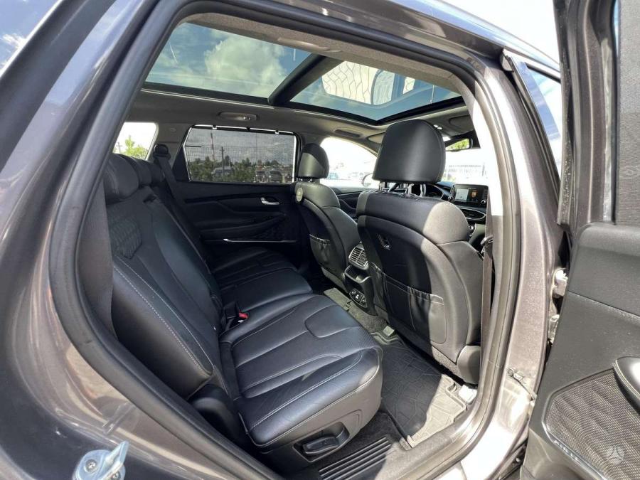 Pelēks Hyundai Santa Fe 2018 Šauļi, ar dzinēja tilpumu 2.20 L un nobraukumu 134 tūkst. km par 20800 €, foto 29 vietnē AUTOMOTO.COM.LV