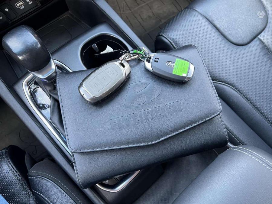 Pelēks Hyundai Santa Fe 2018 Šauļi, ar dzinēja tilpumu 2.20 L un nobraukumu 134 tūkst. km par 20800 €, foto 35 vietnē AUTOMOTO.COM.LV