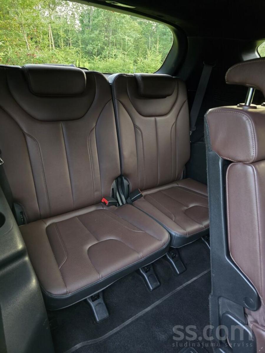 Grey Hyundai Santa Fe 2018 in Riga, with an engine capacity of 2.20 L and mileage of 187 thousand km for 23750 €, photo 10 on AUTOMOTO.COM.LV