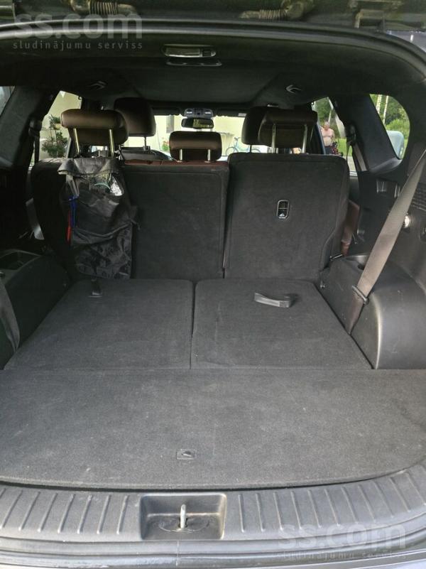 Grey Hyundai Santa Fe 2018 in Riga, with an engine capacity of 2.20 L and mileage of 187 thousand km for 23750 €, photo 10 on AUTOMOTO.COM.LV