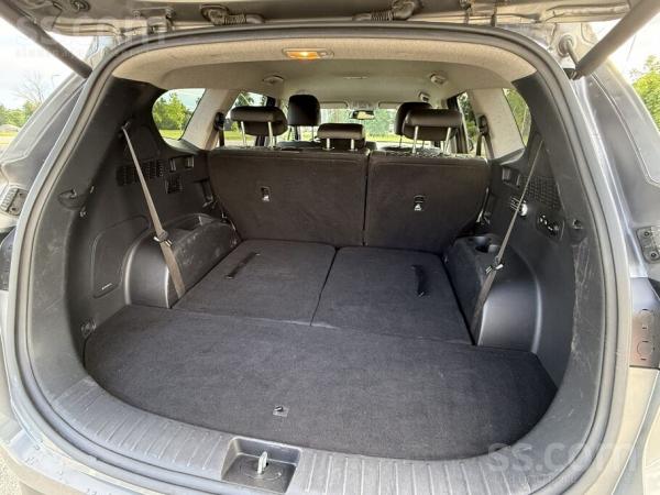Pelēks Hyundai Santa Fe 2019 Rīga, ar dzinēja tilpumu 2.20 L un nobraukumu 160 tūkst. km par 20800 €, foto 5 vietnē AUTOMOTO.COM.LV