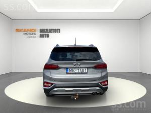 Pelēks Hyundai Santa Fe 2019 Rīga, ar dzinēja tilpumu 2.20 L un nobraukumu 160 tūkst. km par 22990 €, foto 6 vietnē AUTOMOTO.COM.LV
