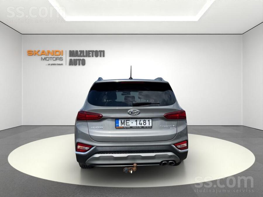 Pelēks Hyundai Santa Fe 2019 Rīga, ar dzinēja tilpumu 2.20 L un nobraukumu 160 tūkst. km par 22990 €, foto 6 vietnē AUTOMOTO.COM.LV