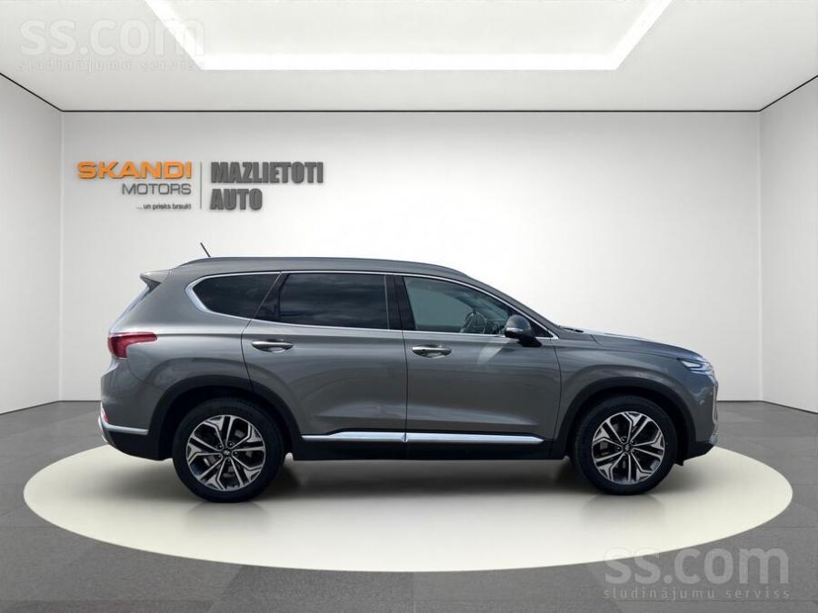Pelēks Hyundai Santa Fe 2019 Rīga, ar dzinēja tilpumu 2.20 L un nobraukumu 160 tūkst. km par 22990 €, foto 8 vietnē AUTOMOTO.COM.LV