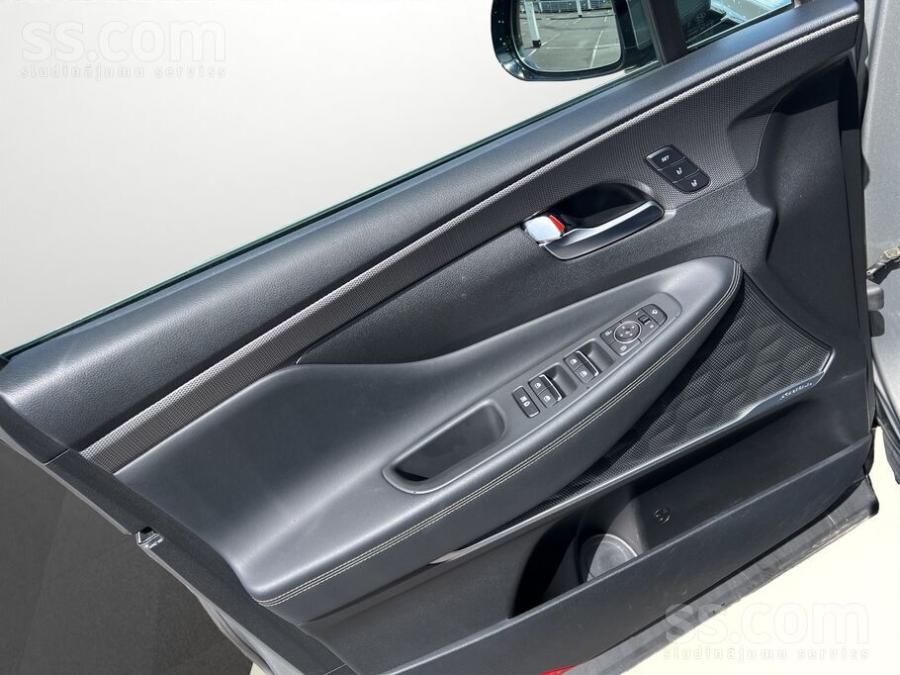 Pelēks Hyundai Santa Fe 2019 Rīga, ar dzinēja tilpumu 2.20 L un nobraukumu 160 tūkst. km par 22990 €, foto 13 vietnē AUTOMOTO.COM.LV