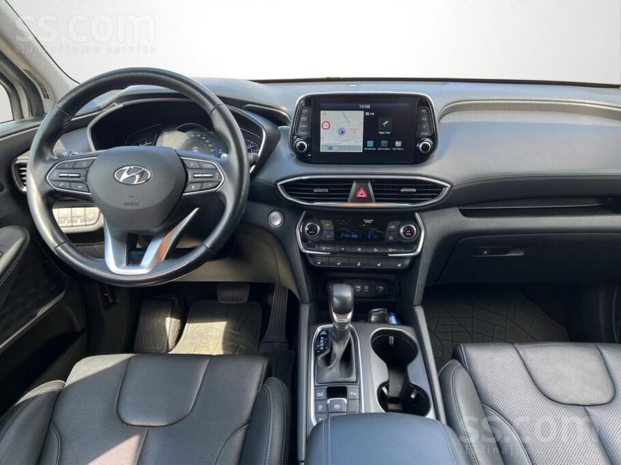 Pelēks Hyundai Santa Fe 2019 Rīga, ar dzinēja tilpumu 2.20 L un nobraukumu 160 tūkst. km par 22990 €, foto 15 vietnē AUTOMOTO.COM.LV
