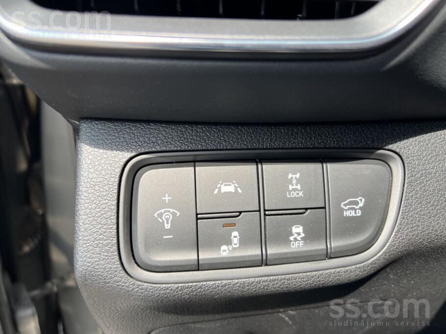 Pelēks Hyundai Santa Fe 2019 Rīga, ar dzinēja tilpumu 2.20 L un nobraukumu 160 tūkst. km par 22990 €, foto 16 vietnē AUTOMOTO.COM.LV