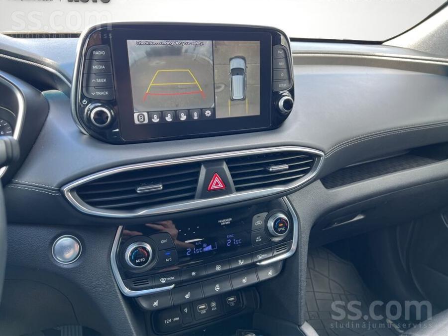 Pelēks Hyundai Santa Fe 2019 Rīga, ar dzinēja tilpumu 2.20 L un nobraukumu 160 tūkst. km par 22990 €, foto 17 vietnē AUTOMOTO.COM.LV