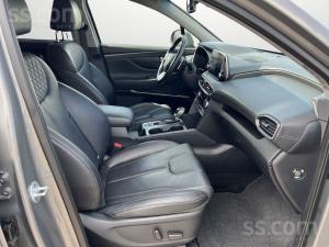 Pelēks Hyundai Santa Fe 2019 Rīga, ar dzinēja tilpumu 2.20 L un nobraukumu 160 tūkst. km par 22990 €, foto 18 vietnē AUTOMOTO.COM.LV