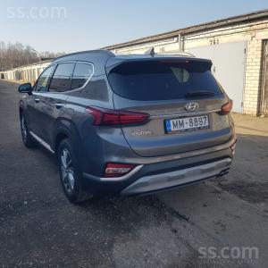 Pelēks Hyundai Santa Fe 2020 Rīga, ar dzinēja tilpumu 2.20 L un nobraukumu 290 tūkst. km par 15000 €, foto 4 vietnē AUTOMOTO.COM.LV