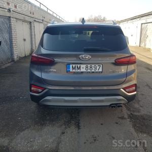 Pelēks Hyundai Santa Fe 2020 Rīga, ar dzinēja tilpumu 2.20 L un nobraukumu 290 tūkst. km par 15000 €, foto 6 vietnē AUTOMOTO.COM.LV