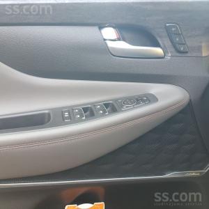 Pelēks Hyundai Santa Fe 2020 Rīga, ar dzinēja tilpumu 2.20 L un nobraukumu 290 tūkst. km par 15000 €, foto 17 vietnē AUTOMOTO.COM.LV