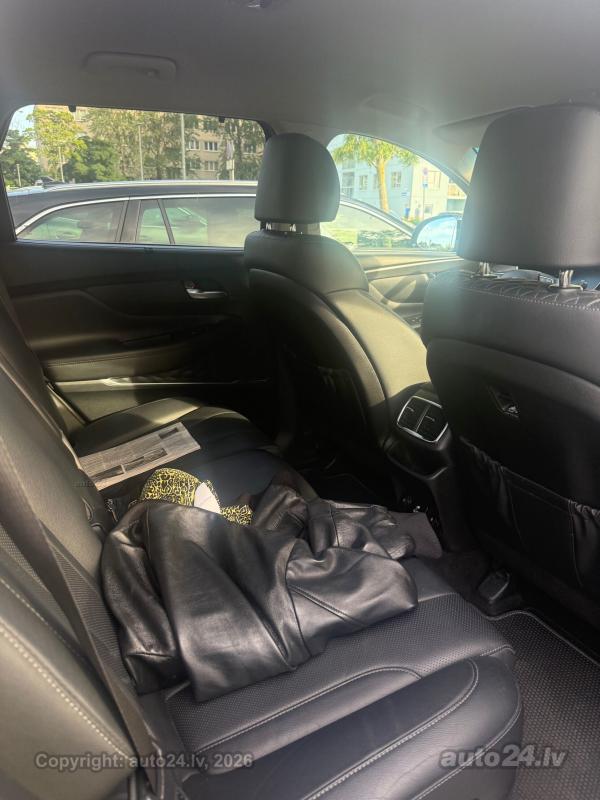 Pelēks Hyundai Santa Fe 2020 Tallina, ar dzinēja tilpumu 2.20 L un nobraukumu 104 tūkst. km par 22300 €, foto 9 vietnē AUTOMOTO.COM.LV