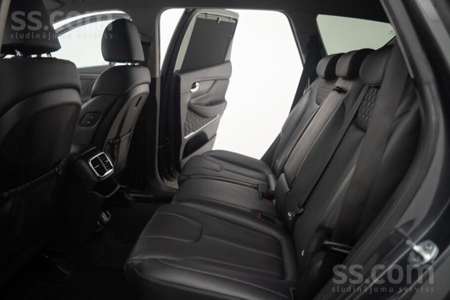 Pelēks Hyundai Santa Fe 2020 Tallina, ar dzinēja tilpumu 2.20 L un nobraukumu 105 tūkst. km par 22999 €, foto 11 vietnē AUTOMOTO.COM.LV