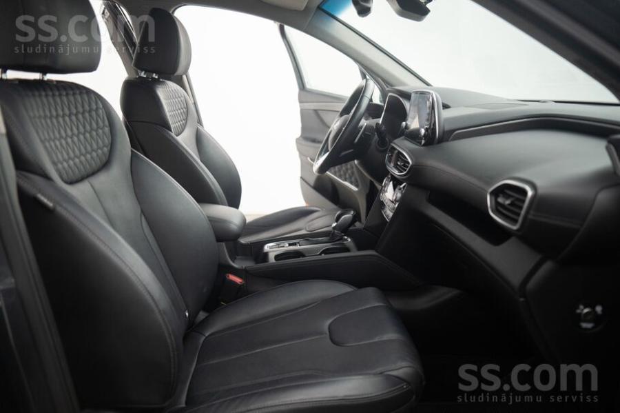 Pelēks Hyundai Santa Fe 2020 Tallina, ar dzinēja tilpumu 2.20 L un nobraukumu 105 tūkst. km par 22999 €, foto 13 vietnē AUTOMOTO.COM.LV