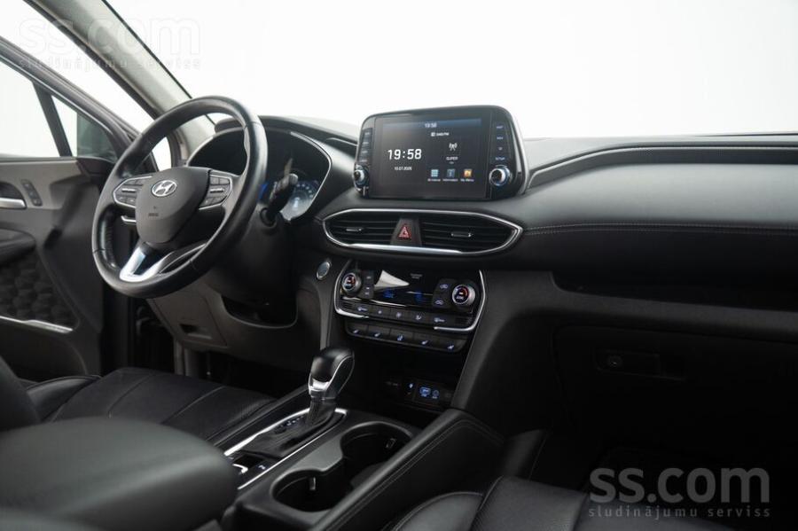 Pelēks Hyundai Santa Fe 2020 Tallina, ar dzinēja tilpumu 2.20 L un nobraukumu 105 tūkst. km par 22999 €, foto 14 vietnē AUTOMOTO.COM.LV