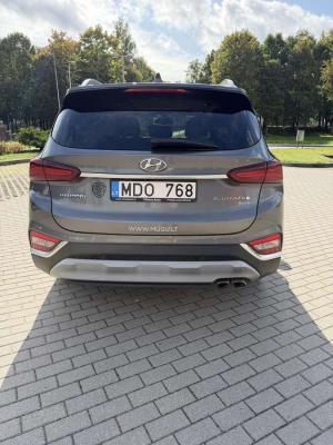 Grey Hyundai Santa Fe 2020 in Silale, with an engine capacity of 2.20 L and mileage of 151 thousand km for 17900 €, photo 7 on AUTOMOTO.COM.LV